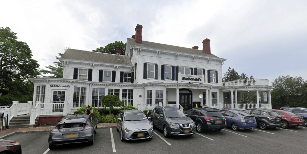 This New York McDonald's Mansion Is The Fanciest Fast-Food Spot In The ...