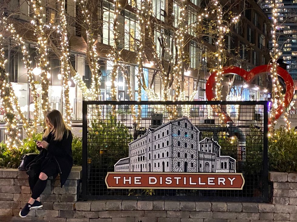 Toronto Distillery Transformed Into Christmas Winter Village (PHOTOS ...
