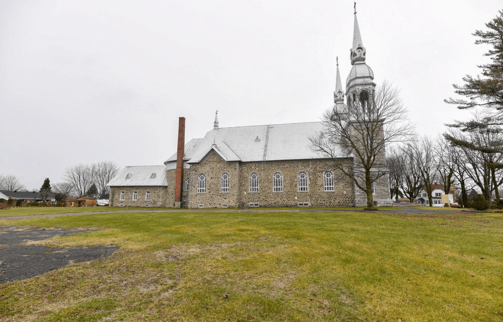 L'église de Massueville, près de Sorel, est à vendre pour 10 000$ - Narcity