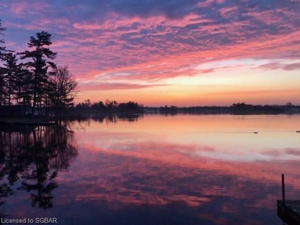 Ontario Private Island Cottage Near Toronto Costs Just $500K (PHOTOS ...
