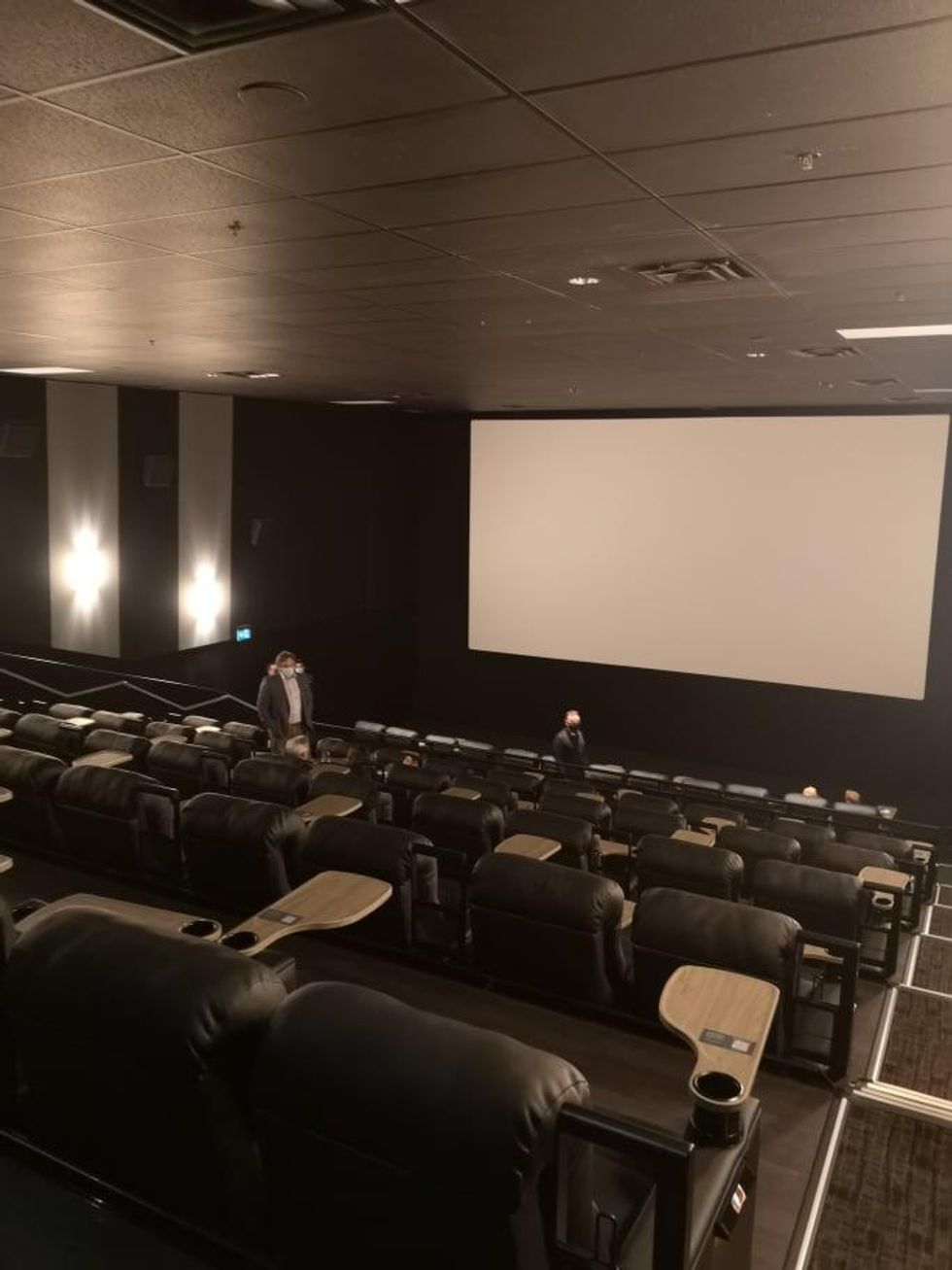 Le Cineplex du Forum à Montréal a une nouvelle zone VIP - Narcity