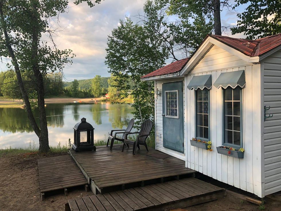11 Last Minute Cottage Rentals Near Ottawa Where You Can Swim All Day ...