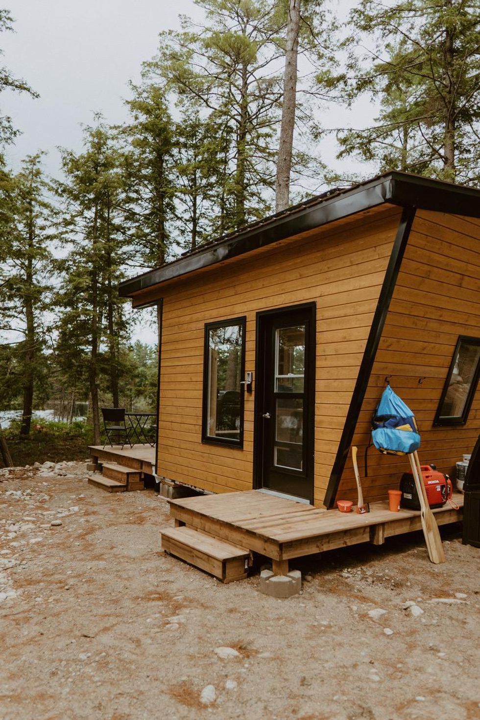 Cabinscape Is Opening 2 Tiny Cabins In Muskoka & You Can Rent Them Now ...