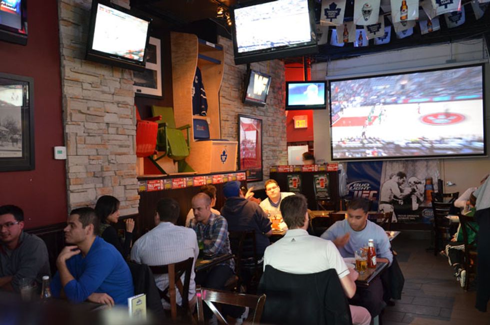 Watch Toronto Raptors Games At These Lively Downtown Bars For The Full ...