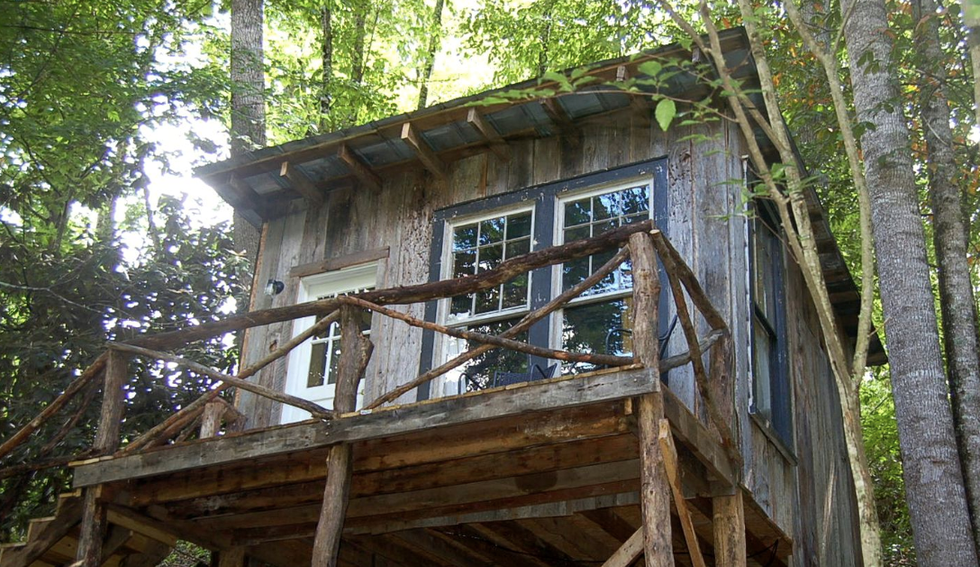 Romantic and Rustic Tree House - Narcity