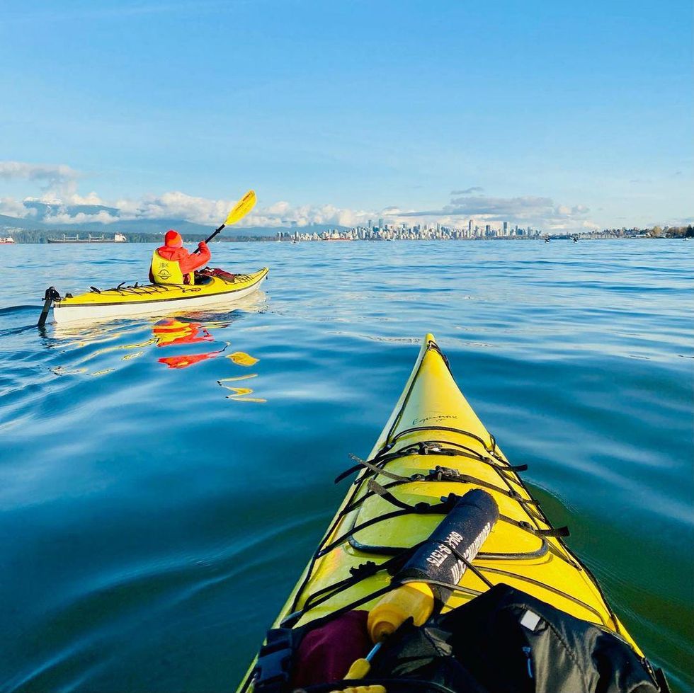 Kayak in the ocean - Narcity