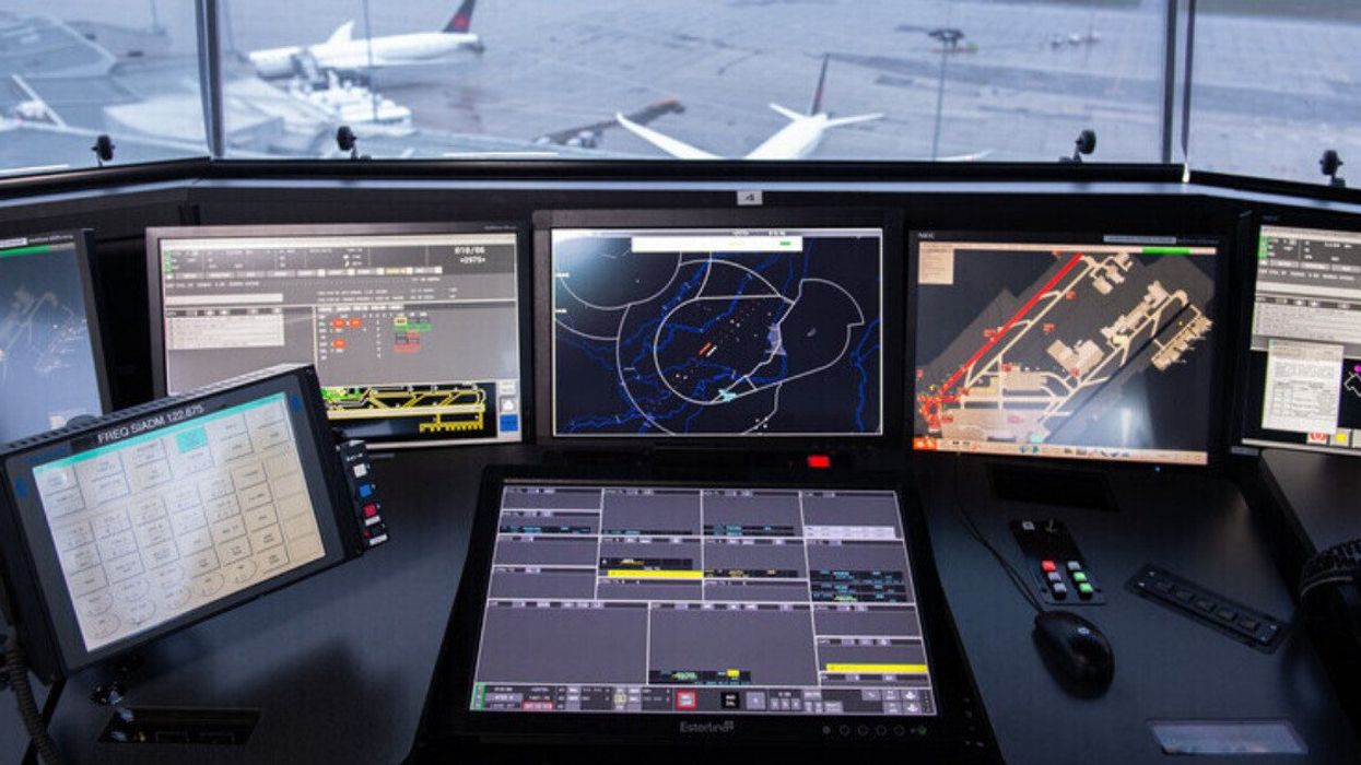 NAV Canada Is Hiring Air Traffic Controllers You Can Make Up To 170K nav-canada-is-hiring-air-traffic-controllers-you-can-make-up-to-170k